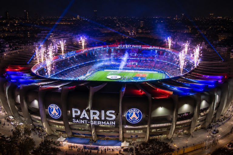 Célébration au Parc des Princes : une cérémonie magique pour les rois d ...